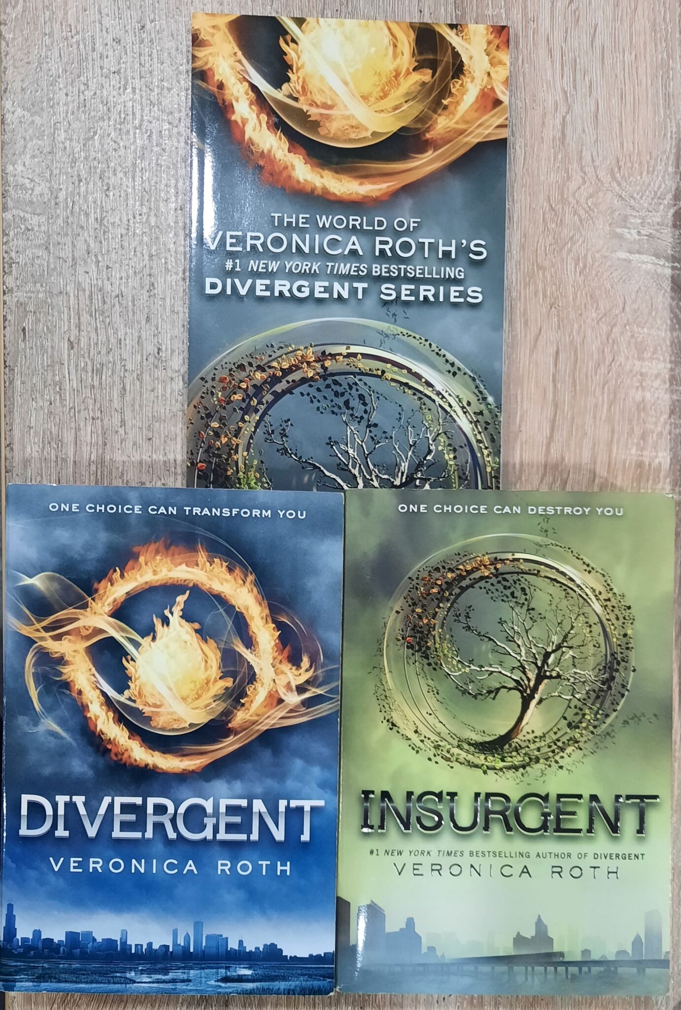 Divergent Series Box Set (Divergent, #1 & #2) - Books n Bobs